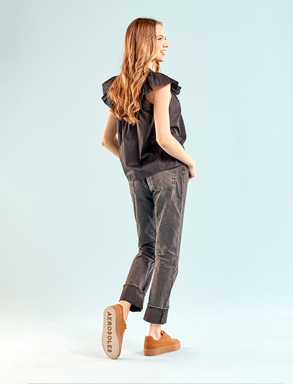 Live Fashionably, Move Comfortably – Aerosoles